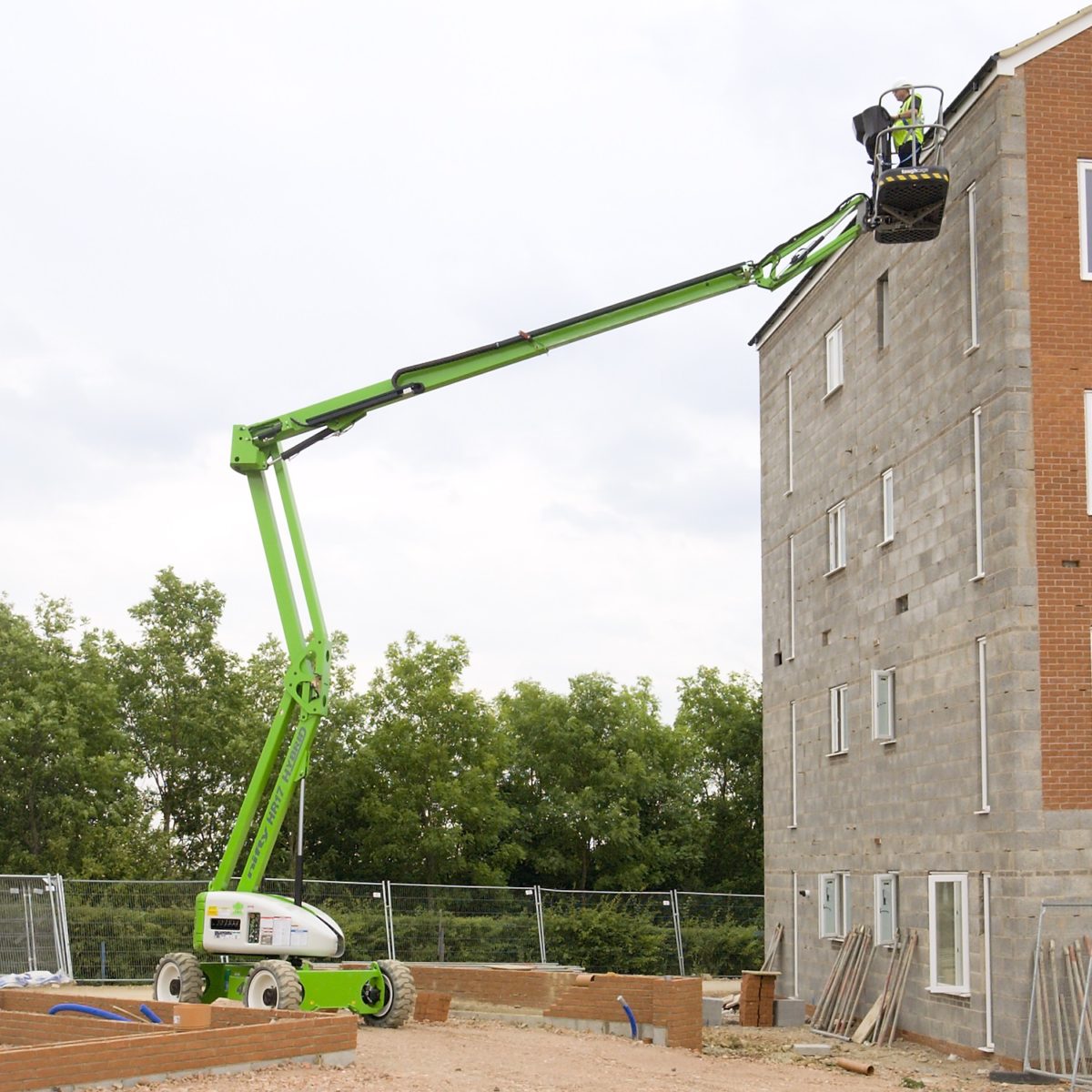 17m Cherry Picker Hire | Hertfordshire & London | Herts Tool Co.