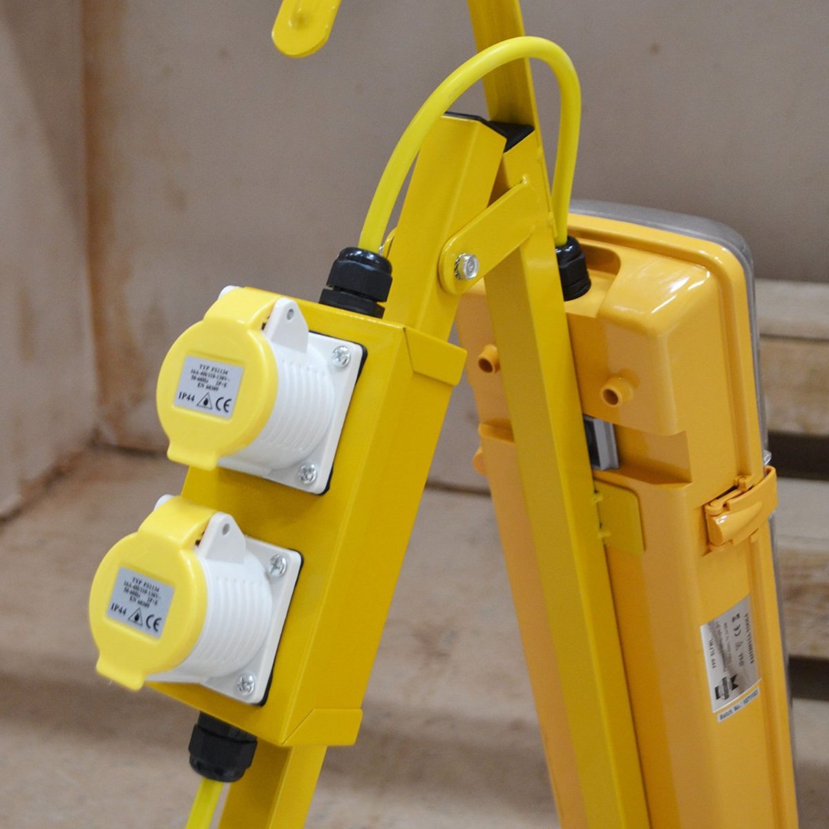 Plasterers LED Folding Light 2FT Hire | Herts & London | Herts Tool Co.